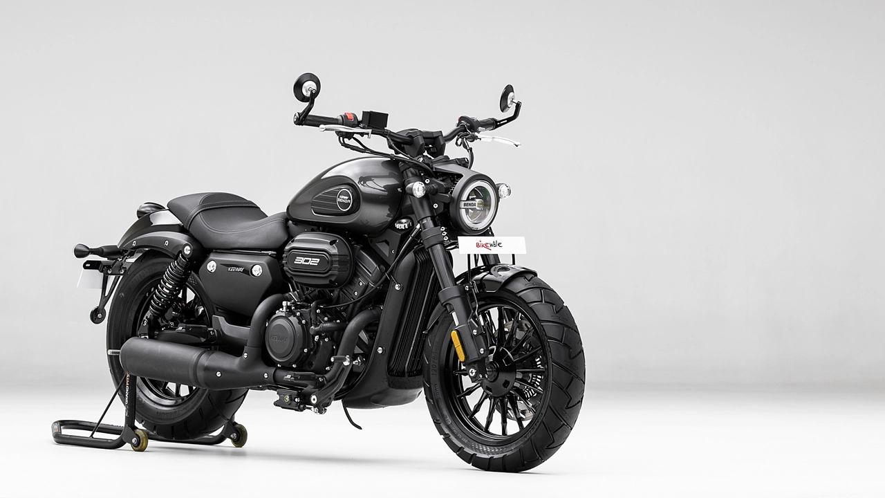 Keeway Motor V302C Glossy Black - Price, Images, Colours, Reviews ...